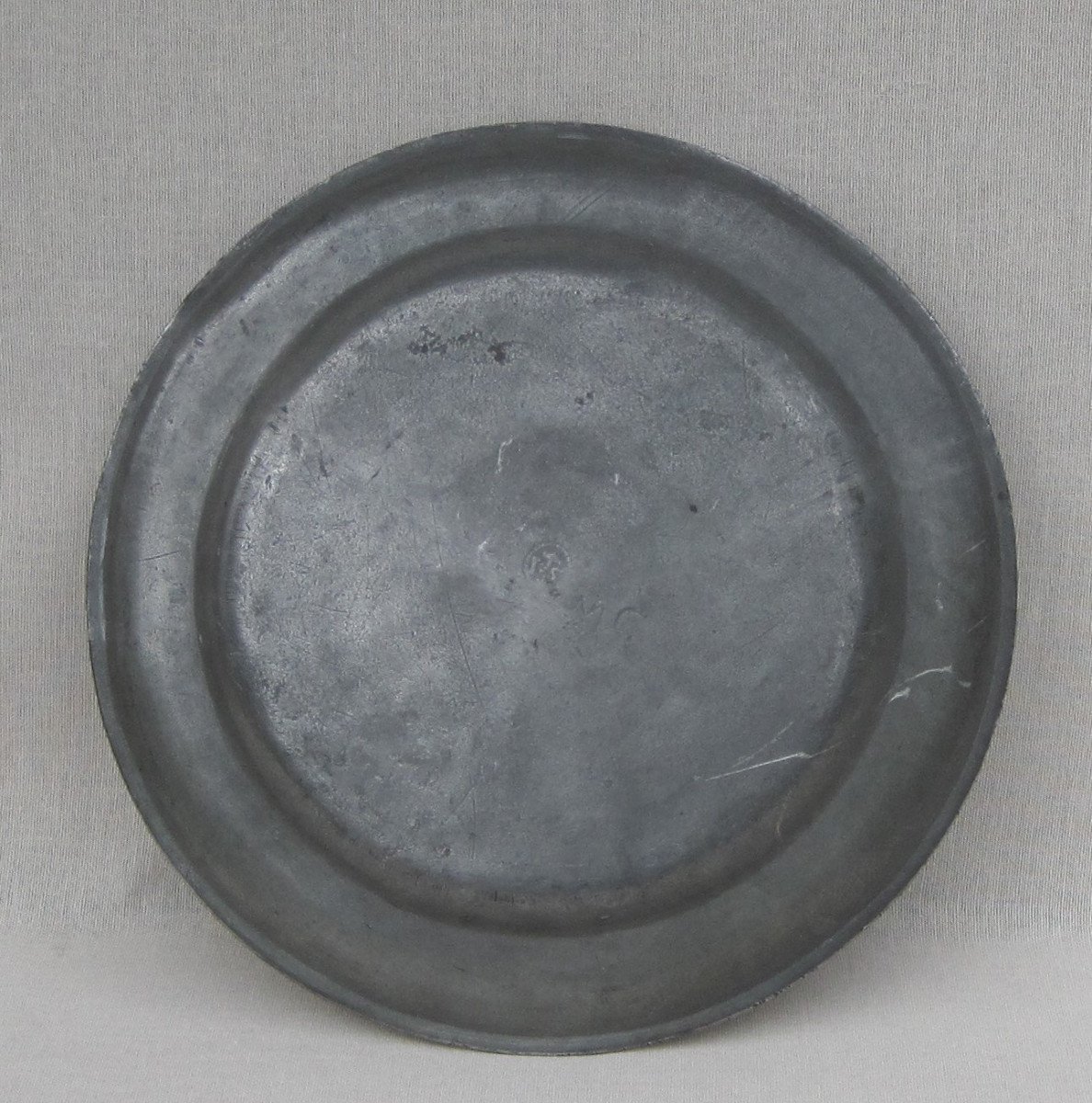 Proantic: Pewter Dish. 18th Century.