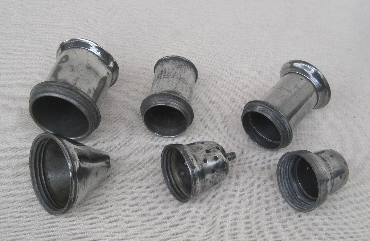 Proantic: Meeting Of 3 Pewter Salt Shells. 19th Century.