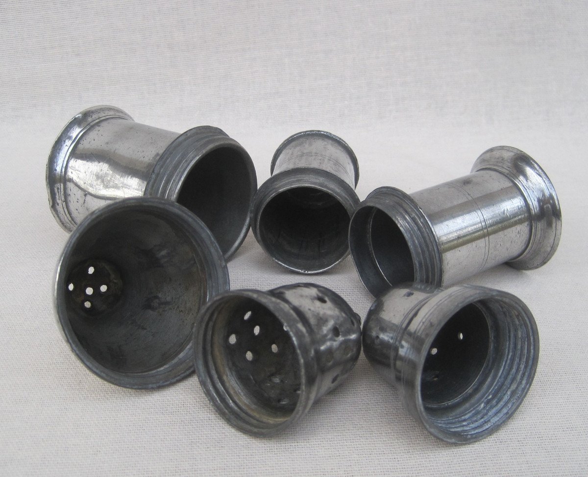Proantic: Meeting Of 3 Pewter Salt Shells. 19th Century.