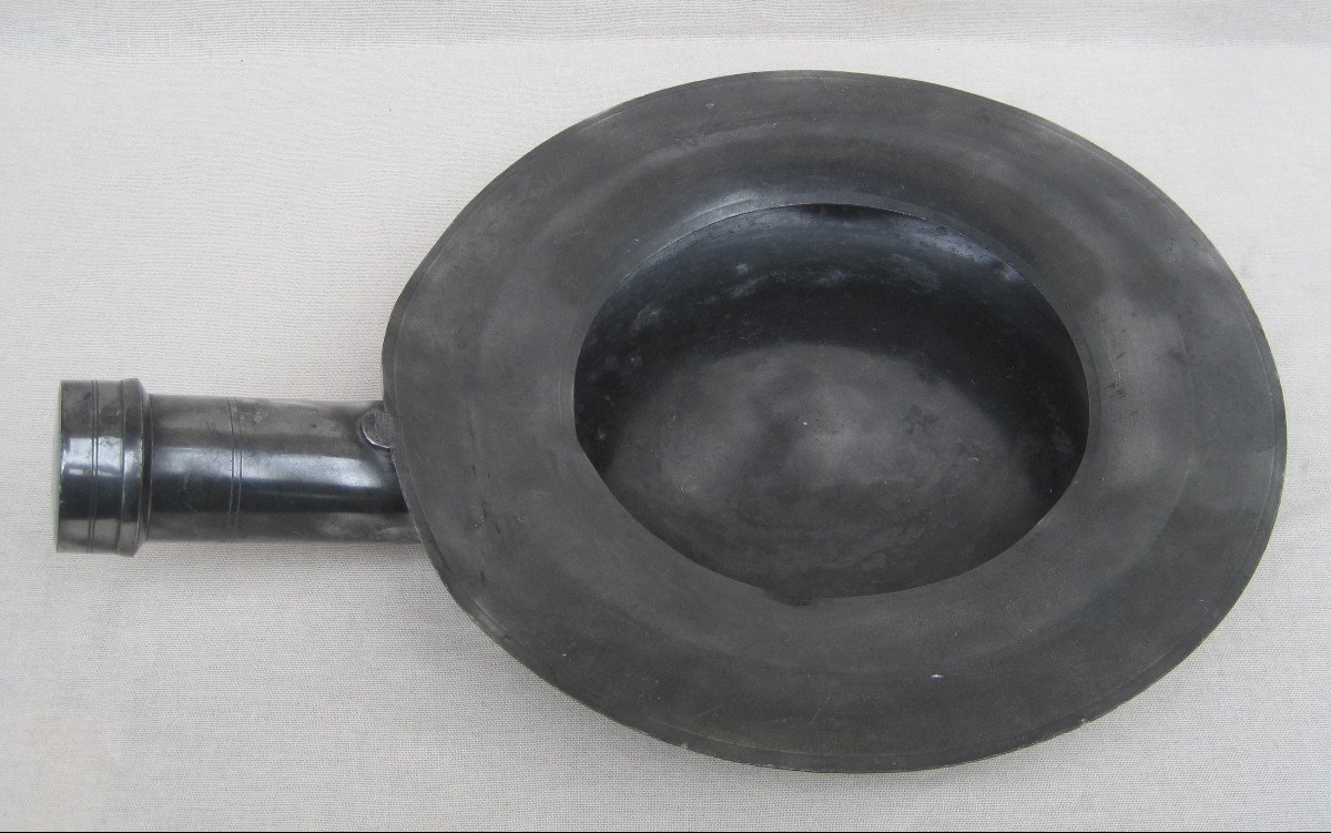 Proantic: Bed Basin, In Pewter. 19th Century.