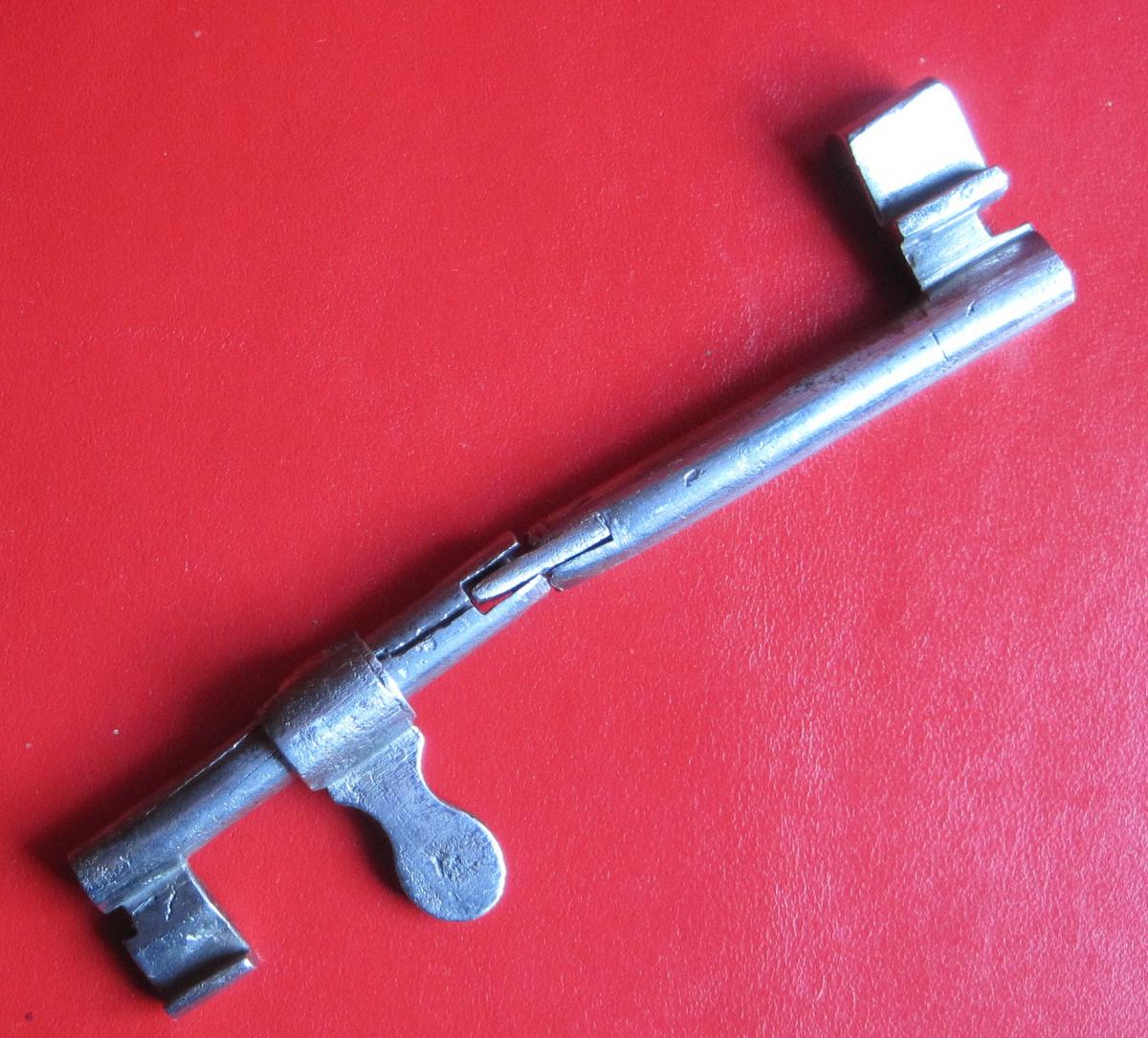 Proantic: Folding Wrench, Wrought Iron. Early Nineteenth Century.