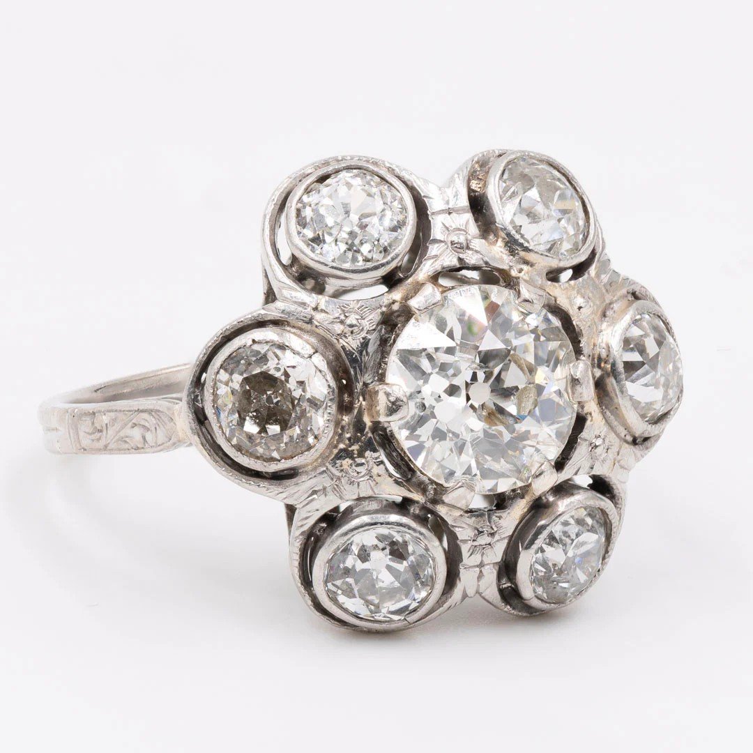 Proantic: Antique Platinum Flower Ring With Central Diamond (1ct) And