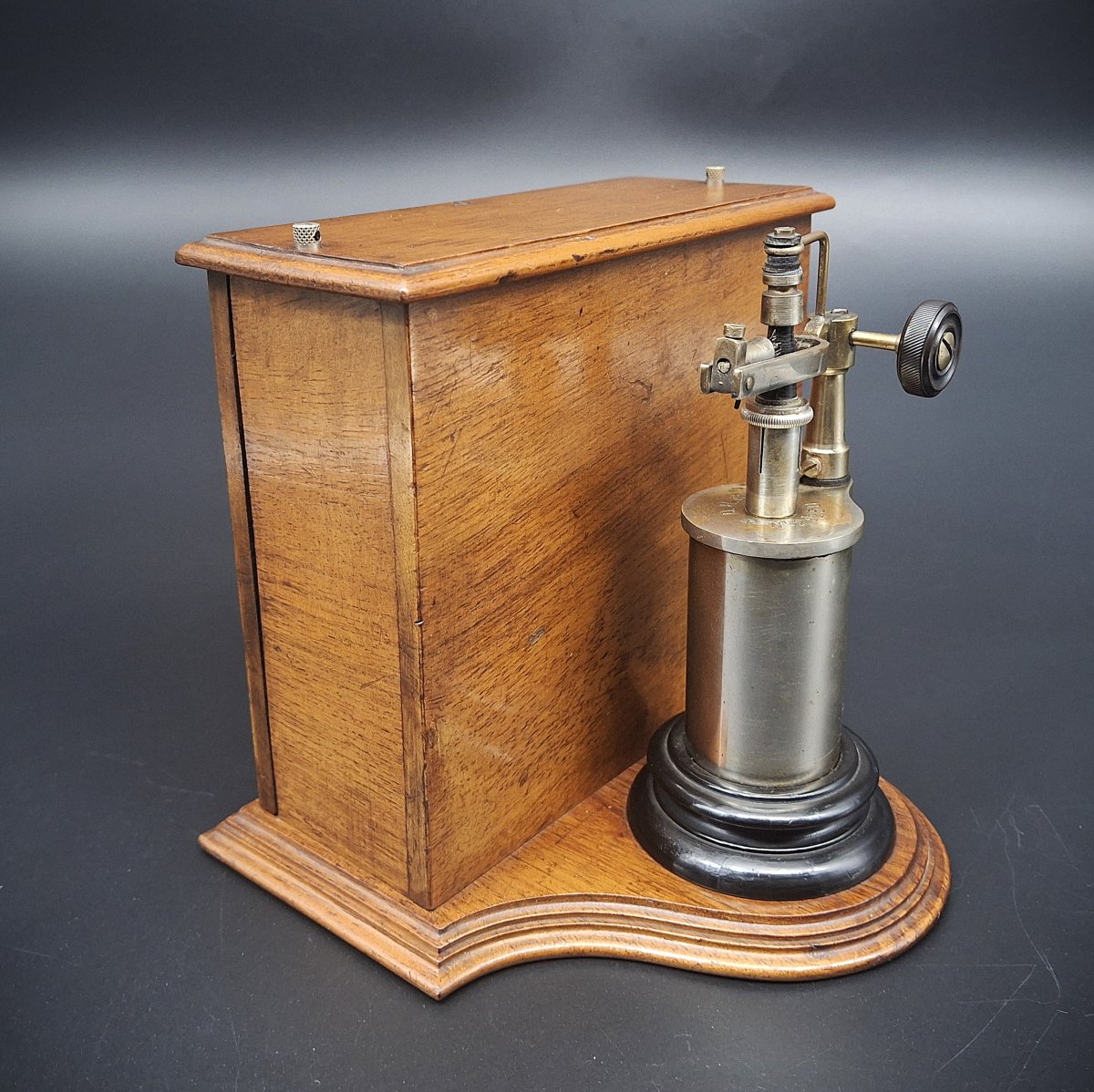 Proantic: Rare briquet de table électrique Karl Muller, 1900
