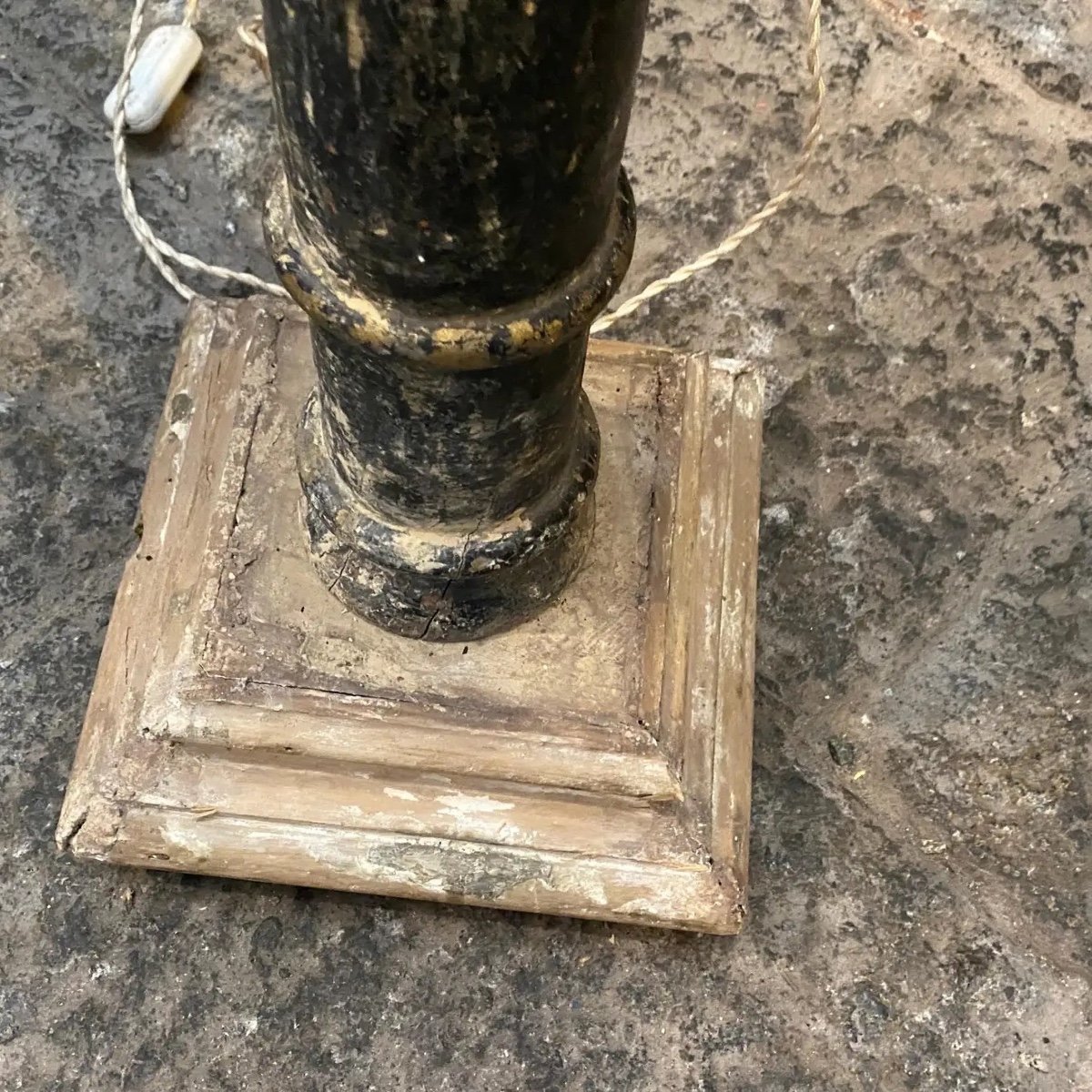 Proantic: 18th Century, Wood Sicilian Torchere Transformed Into Floor