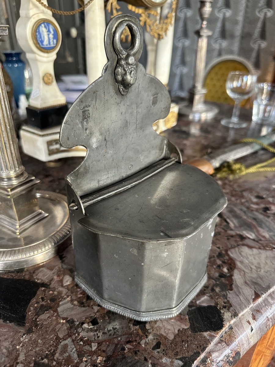 Proantic: Fine 17th-century Pewter Spice Box