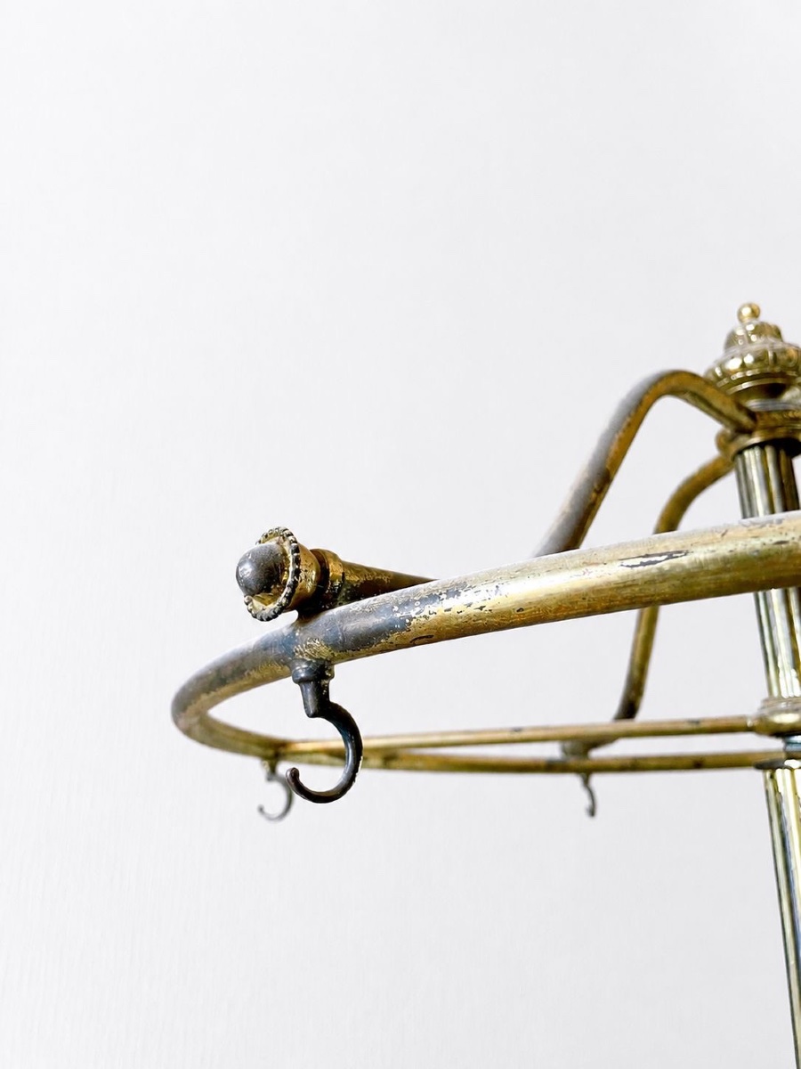 Proantic: Newspaper Rack