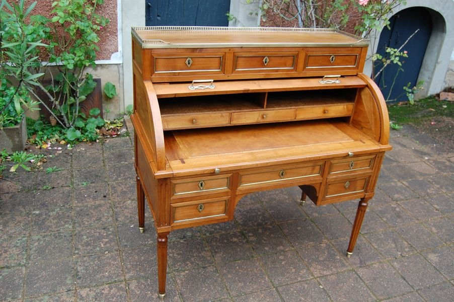 Proantic: Louis XVI Period Walnut Desk From The 18th Century