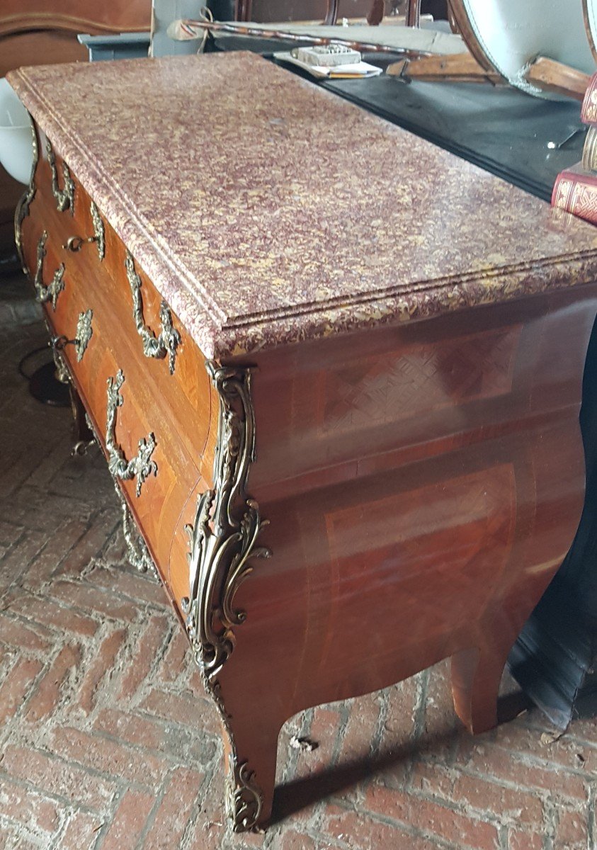 Proantic: Tomb Style Dresser