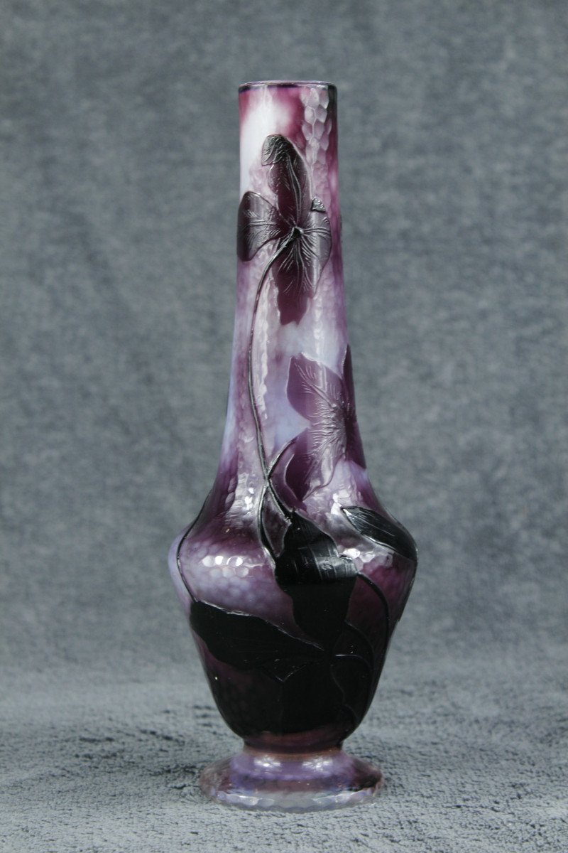 Daum Nancy Vase (clematis)