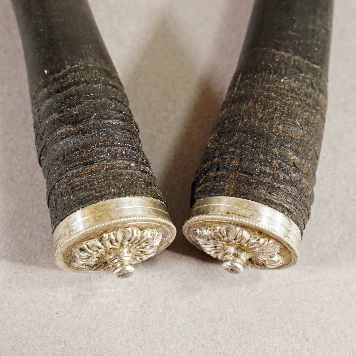 Proantic: Antique Set Of Rustic Hunting Knives With Chamois Horn Handl