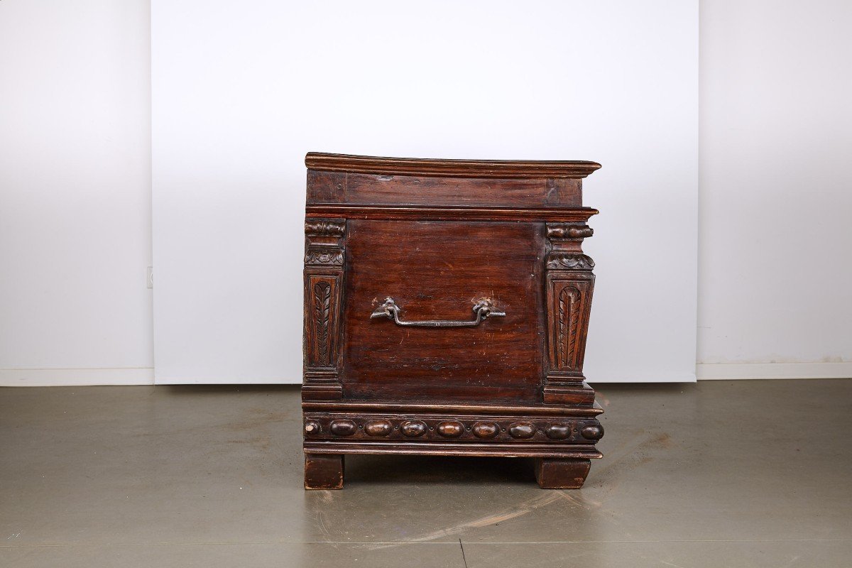 Proantic: 16th Century Renaissance Chest