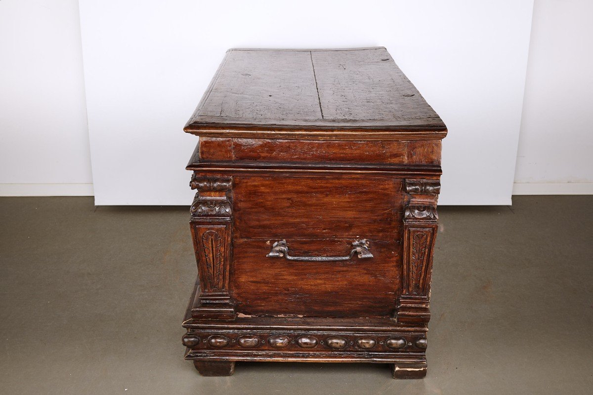 Proantic: 16th Century Renaissance Chest