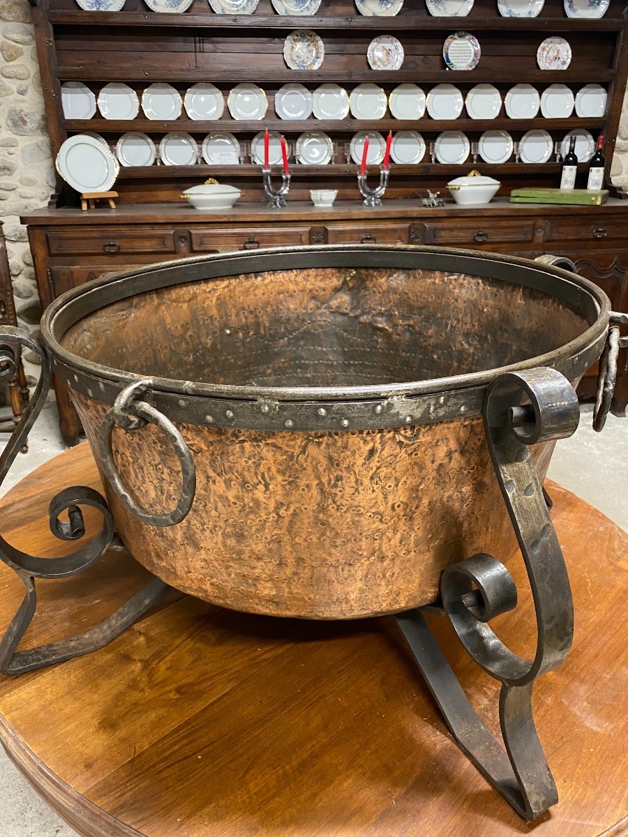 Proantic: Grand Chaudron Ancien Cuivre Martelé Sur Base En Fer Forg