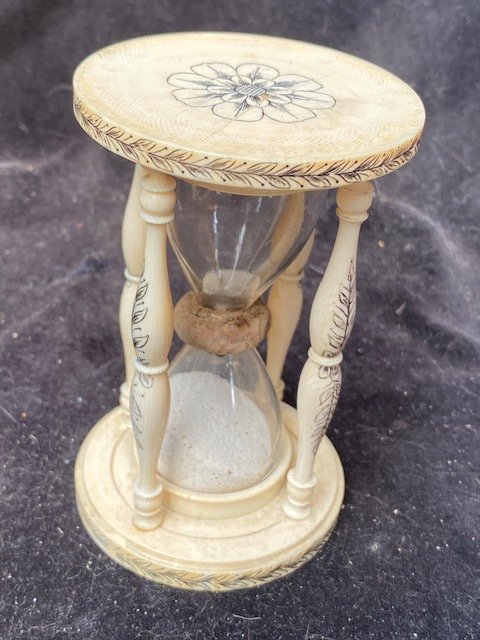 Proantic: Ivory Hourglass