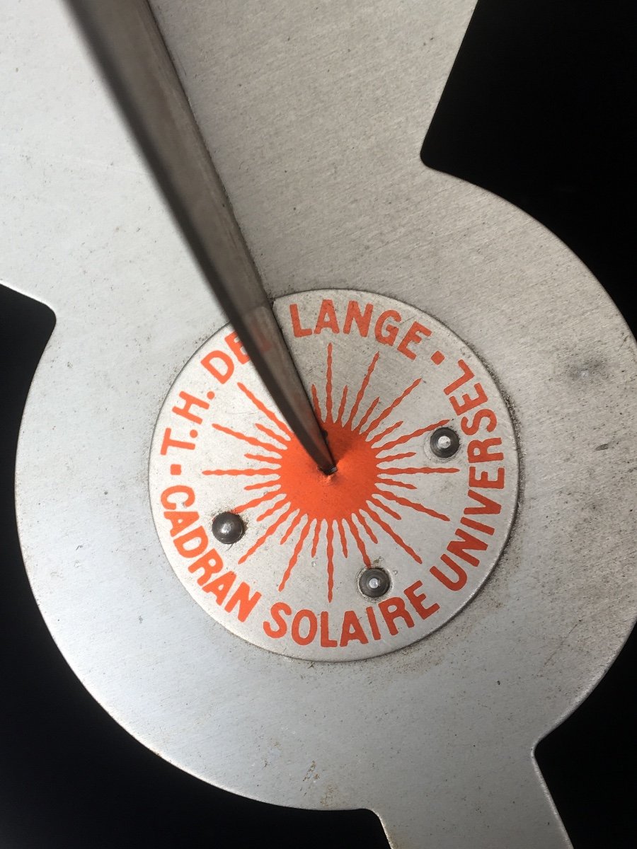 Proantic: Universal Sundial