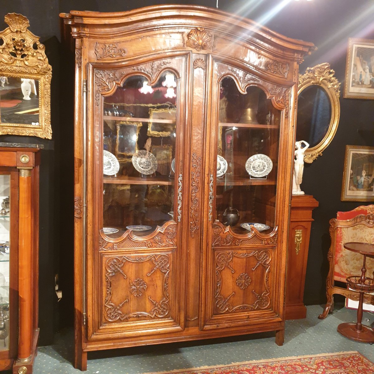 Vitrine de style " REGENCE " époque XIXème - Noyer Massif