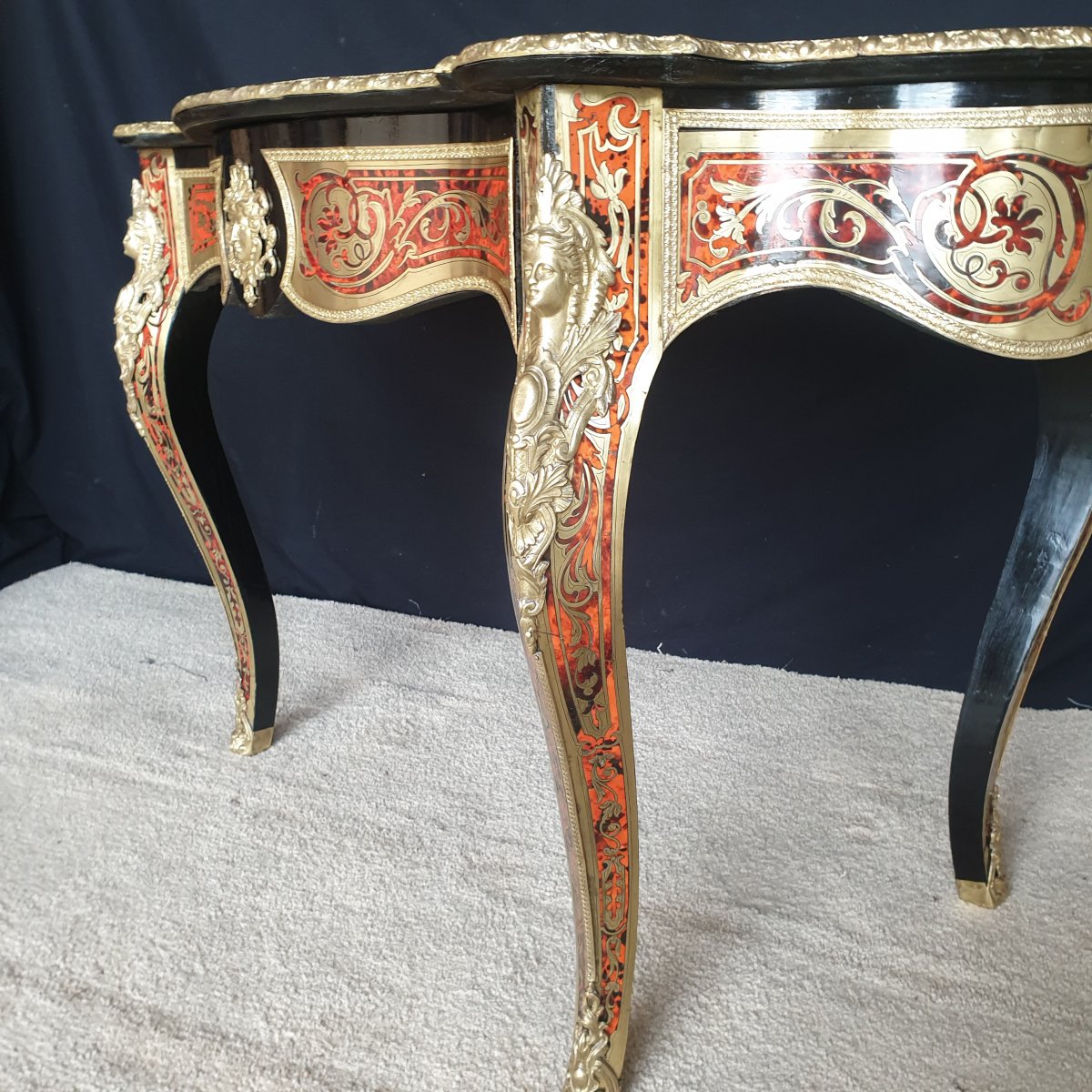 Proantic: Table de salon XIXème. " Napoléon III " marqueterie " Boull