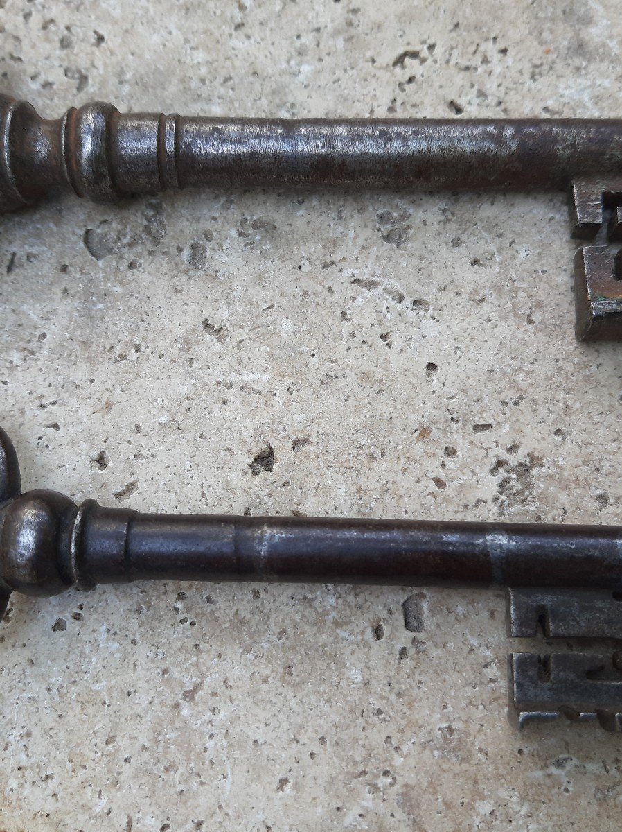 Proantic: 2 18th Century Iron Keys