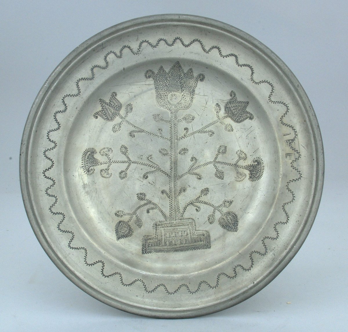 Proantic: Engraved Pewter Dish, 18th C.