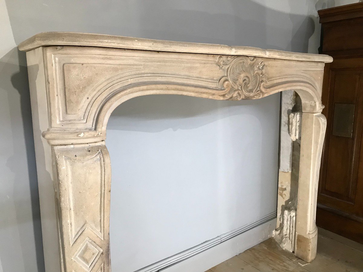 Proantic: Cheminée Ancienne Louis XV En Pierre.