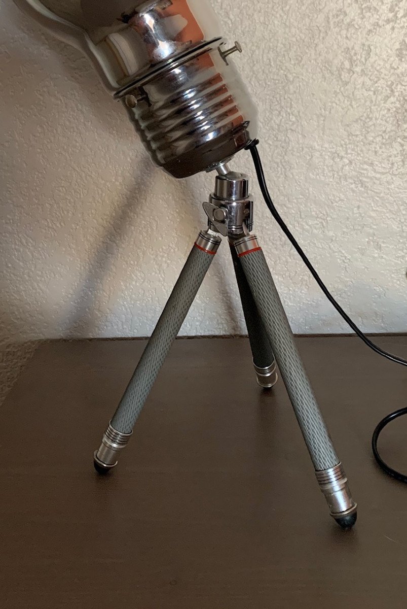 Proantic: Vintage Lamp On Tripod