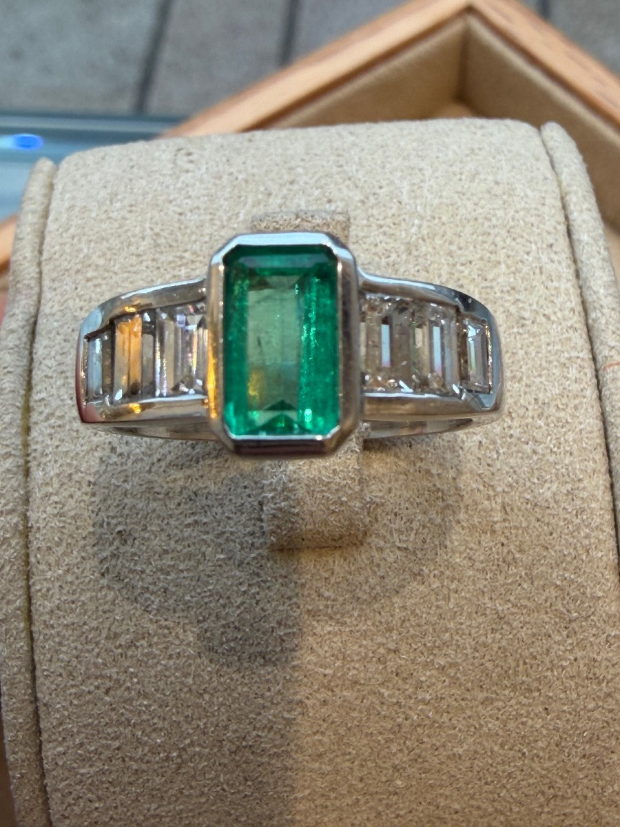 Proantic: Emerald & Diamond Ring
