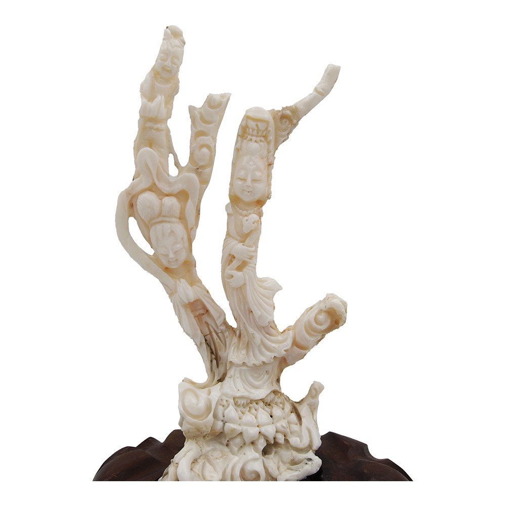 Proantic: White Coral Figurine