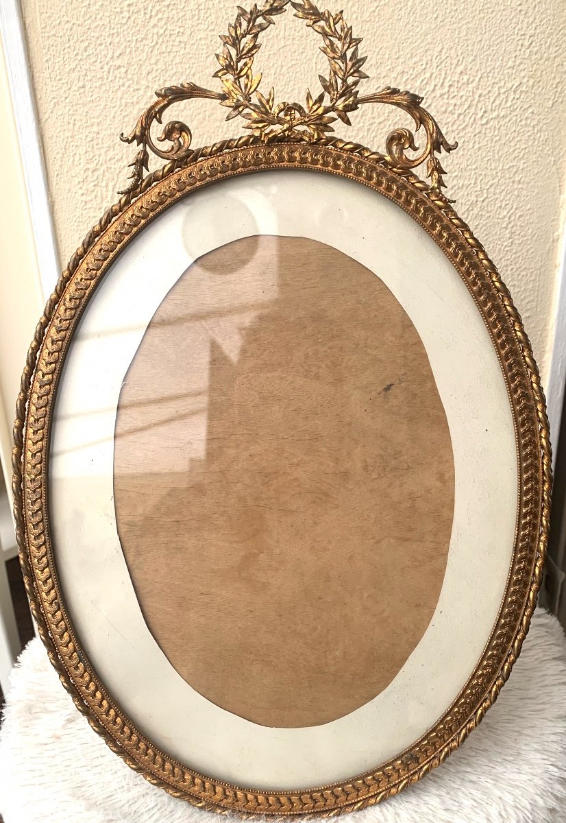 Oval Frame In Gilt Bronze Louis XVI Style