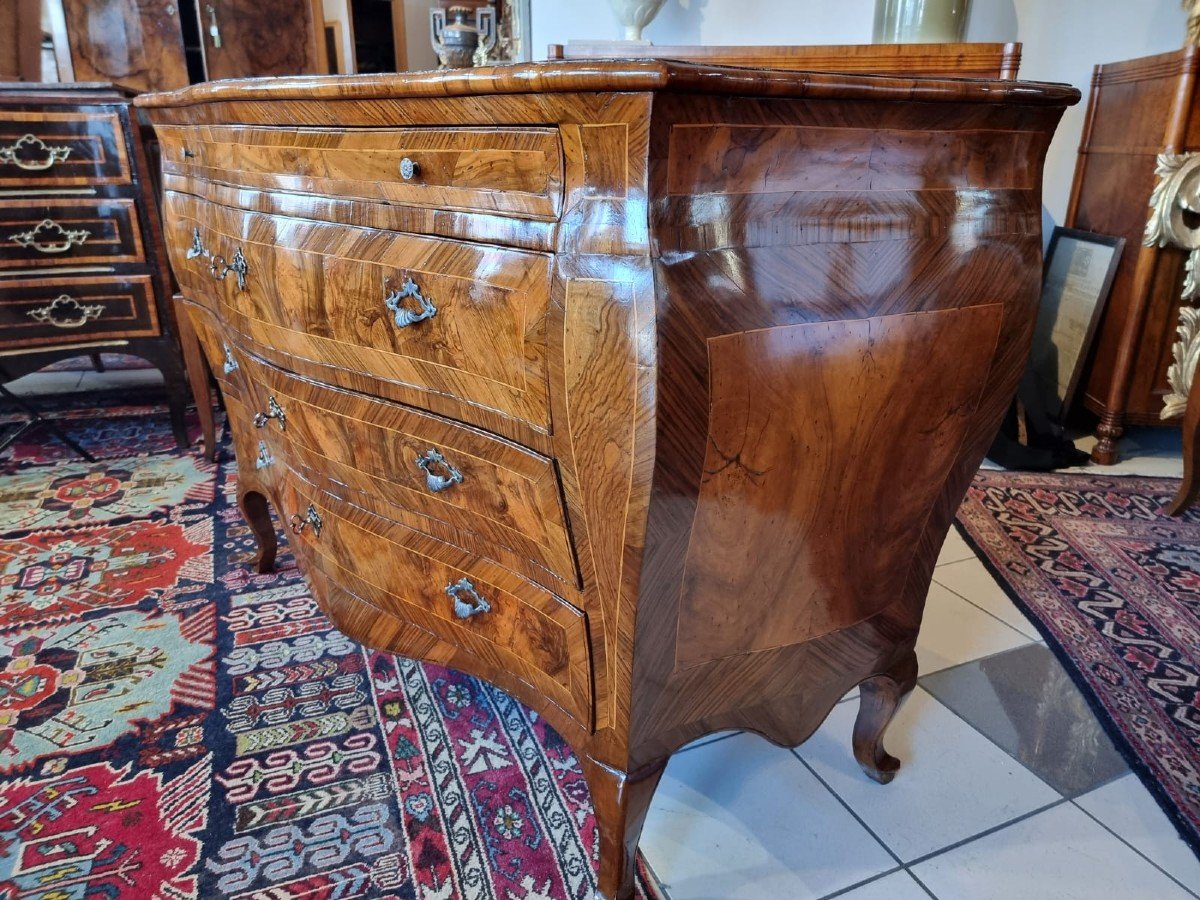 Proantic: Shaped Chest Of Drawers '700