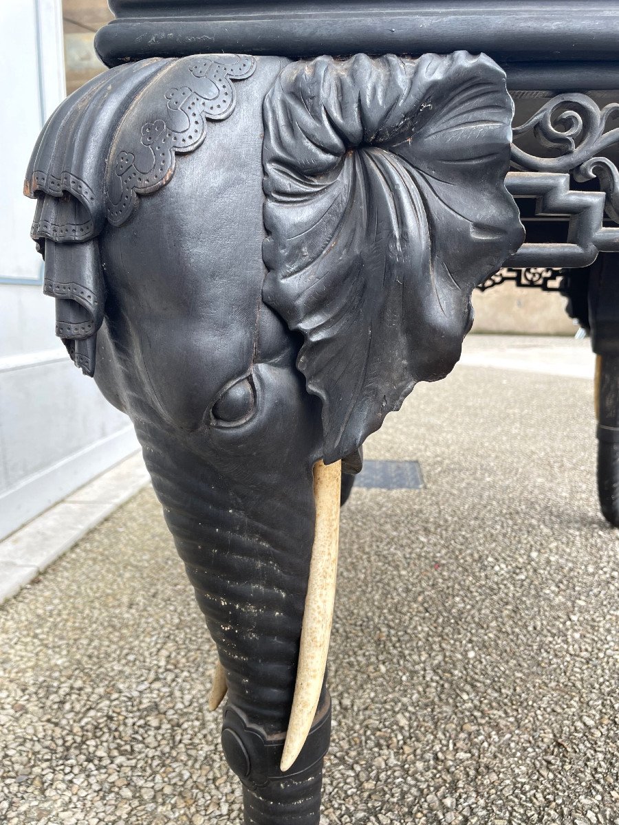 Proantic: Middle Table With Elephant Heads, 19th Century