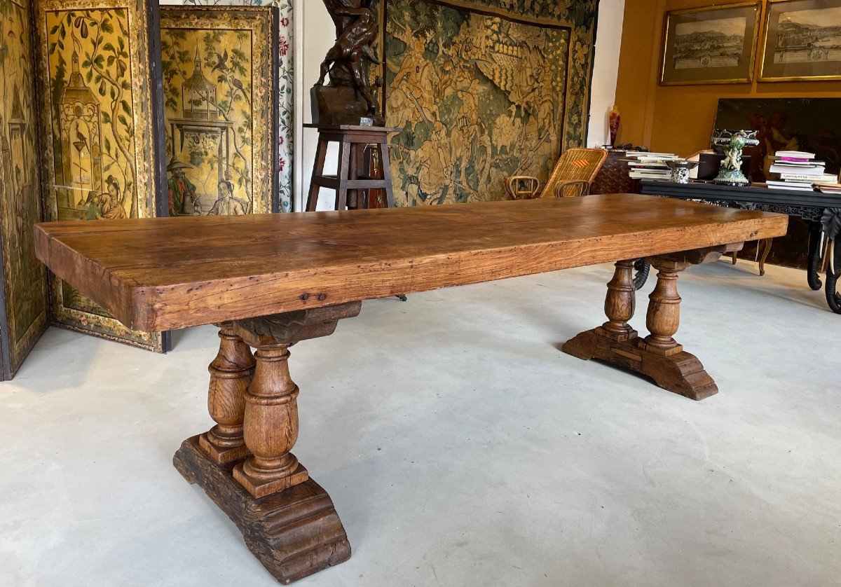 Proantic: Large Dining Room Table