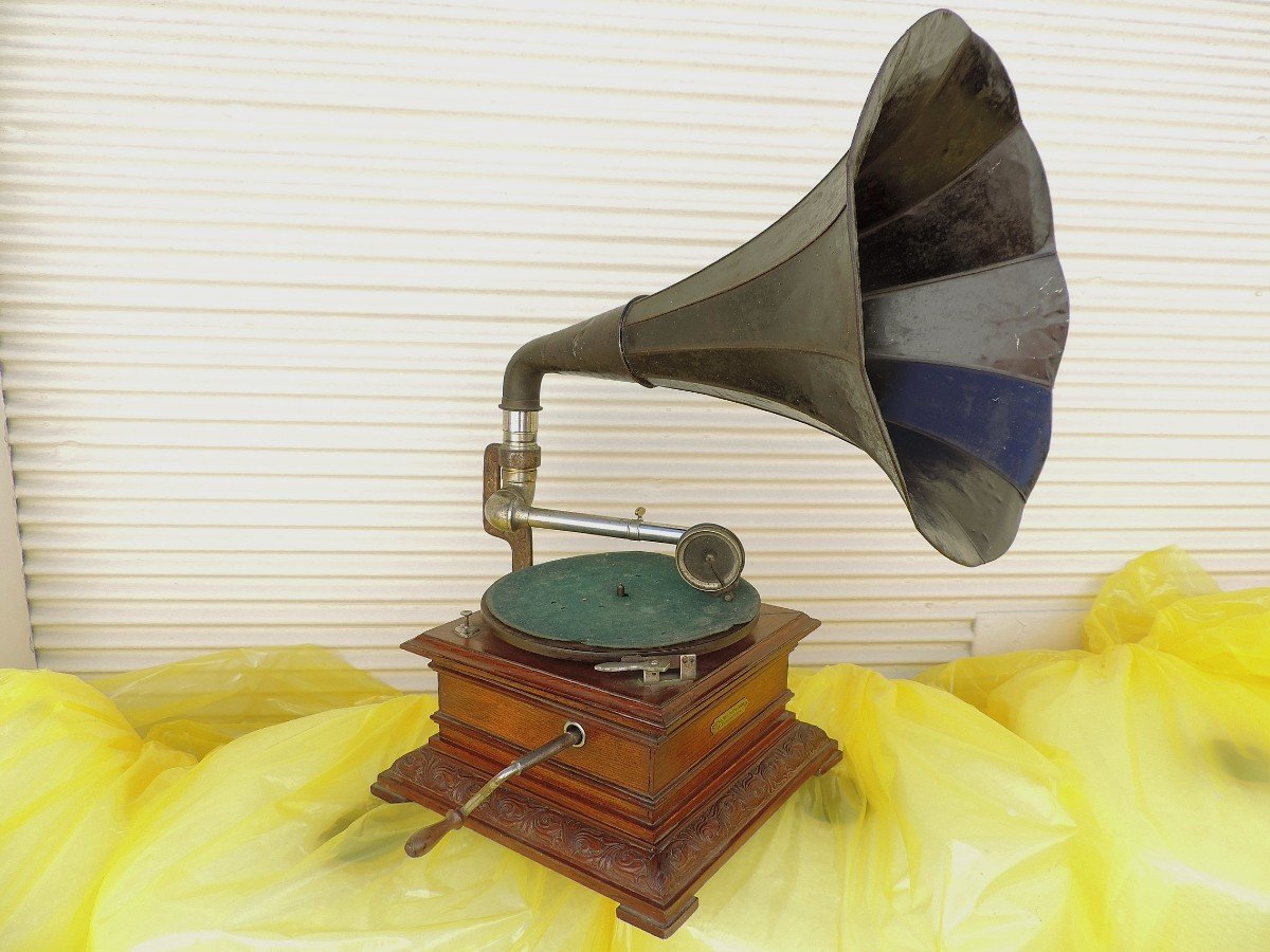 Proantic: Phonographe (gramophone)