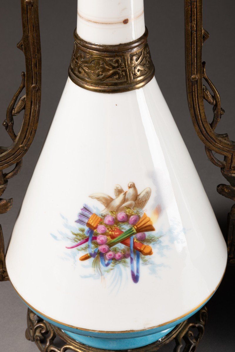 Proantic: A Pair Of French 19th Century Neo Greek St. Opaline Vases