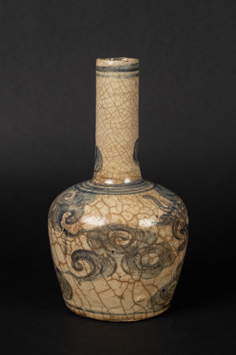 Dragon Vase, Vietnam, Nguyen Dynasty, 19th Century, Bat Trang