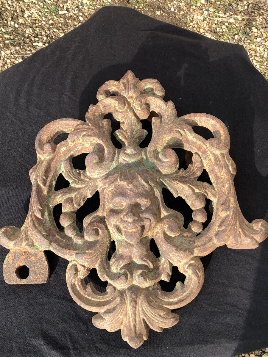 Proantic: 19th Century Cast Iron "grotesque Pediment"