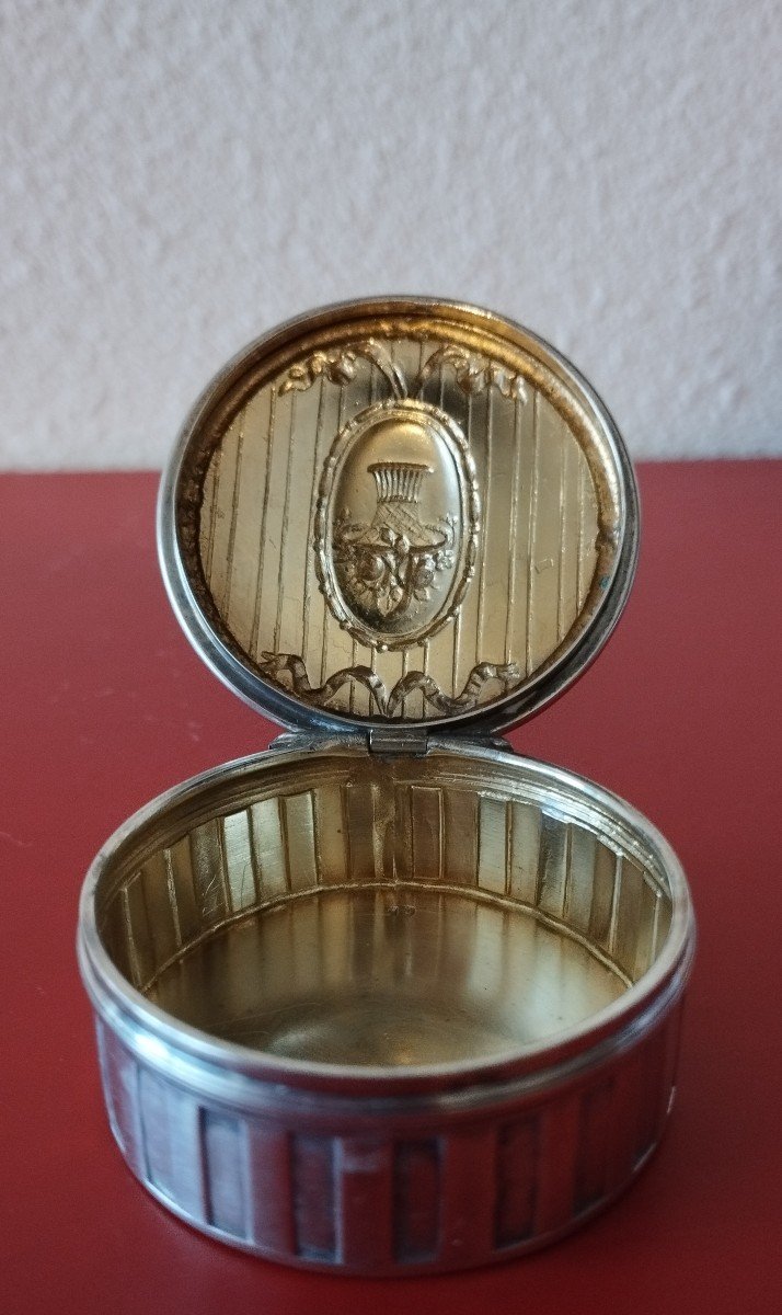 Proantic: Louis XVI Style Silver Pill Box