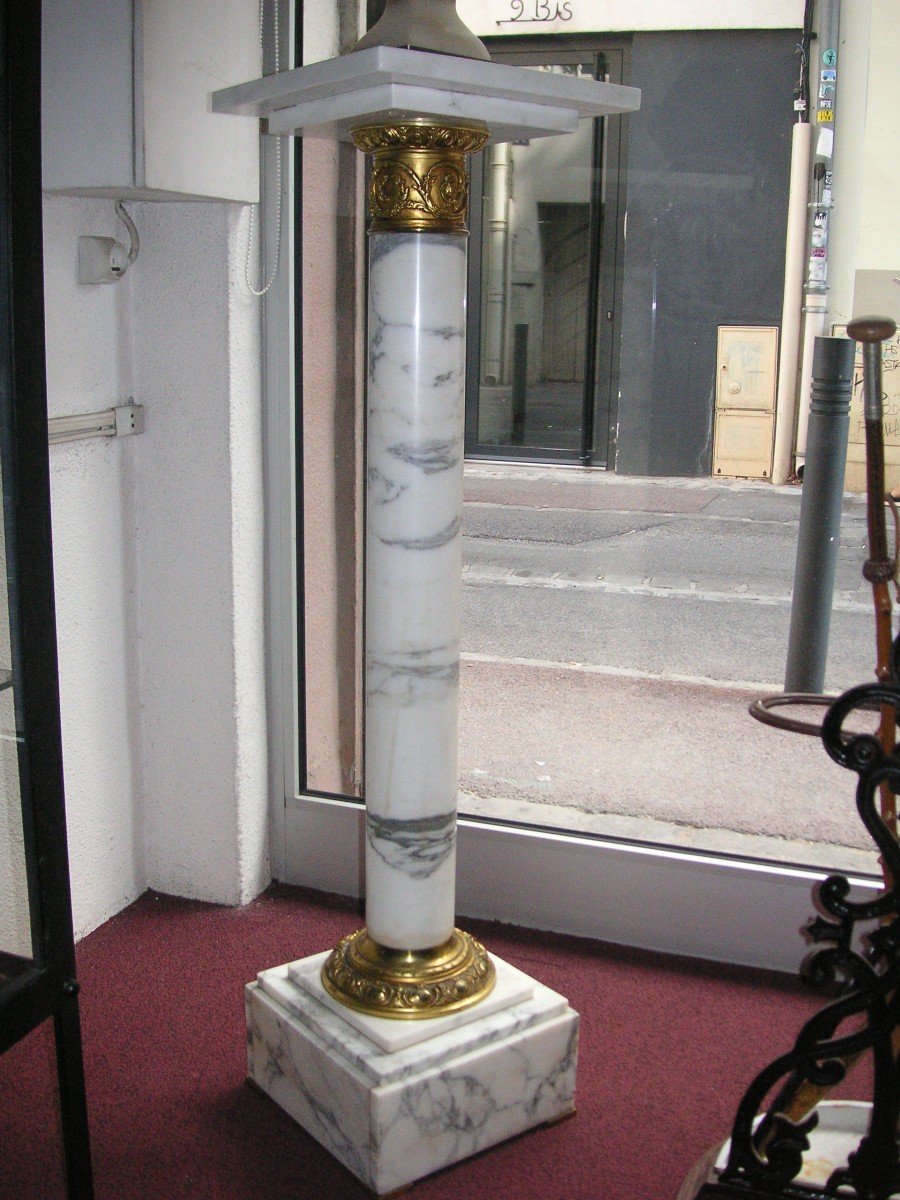 Proantic: Column-stand In Gray Veined White Marble And Bronze