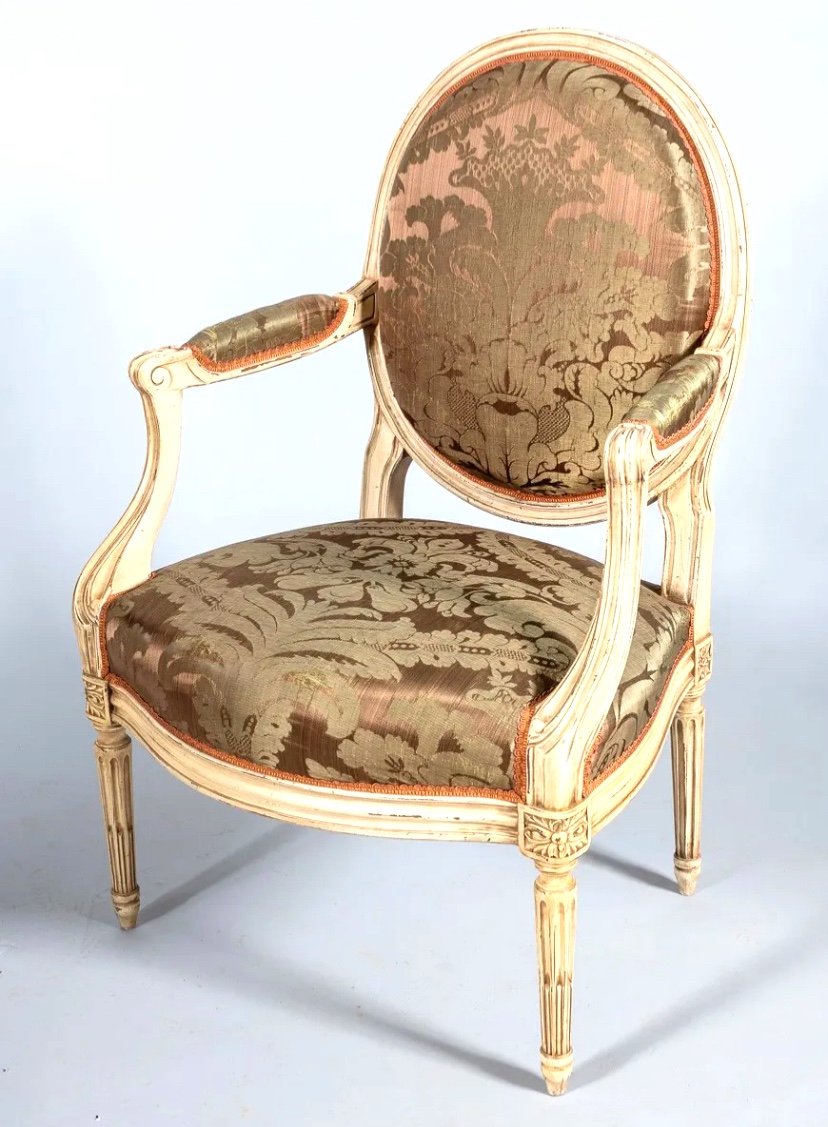 Proantic: Fauteuil Médaillon De Style Louis XVI En Bois Laqué Creme