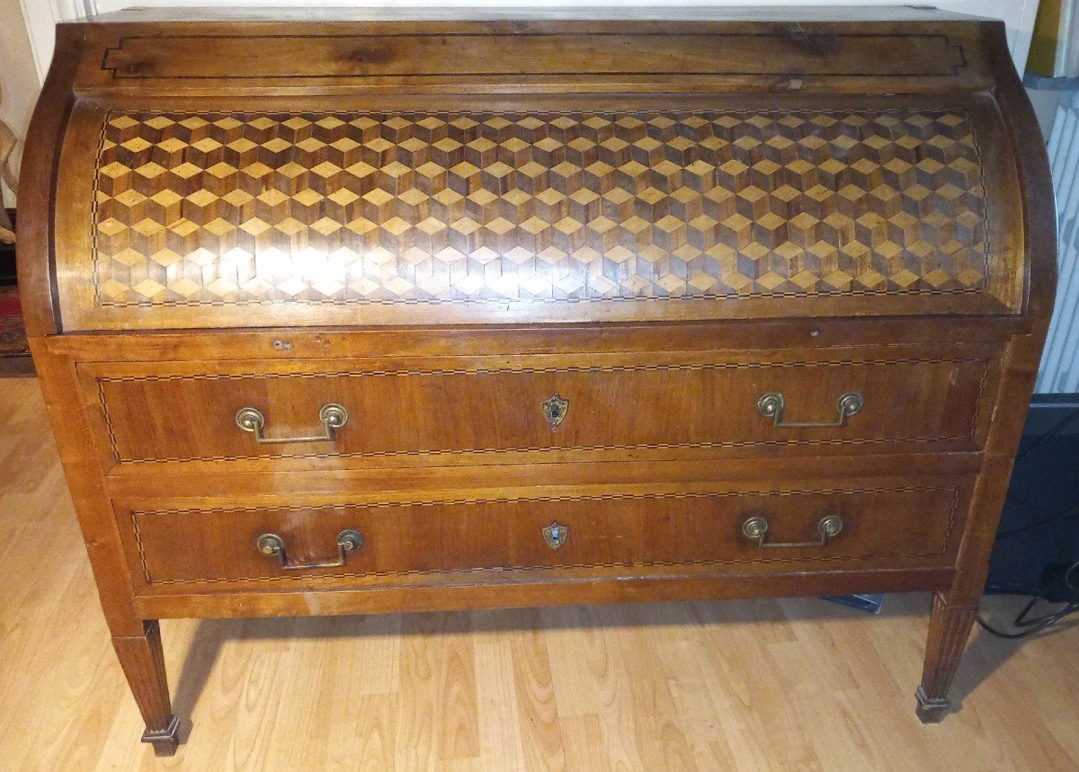 Proantic: Executive Board Cylinder Desk
