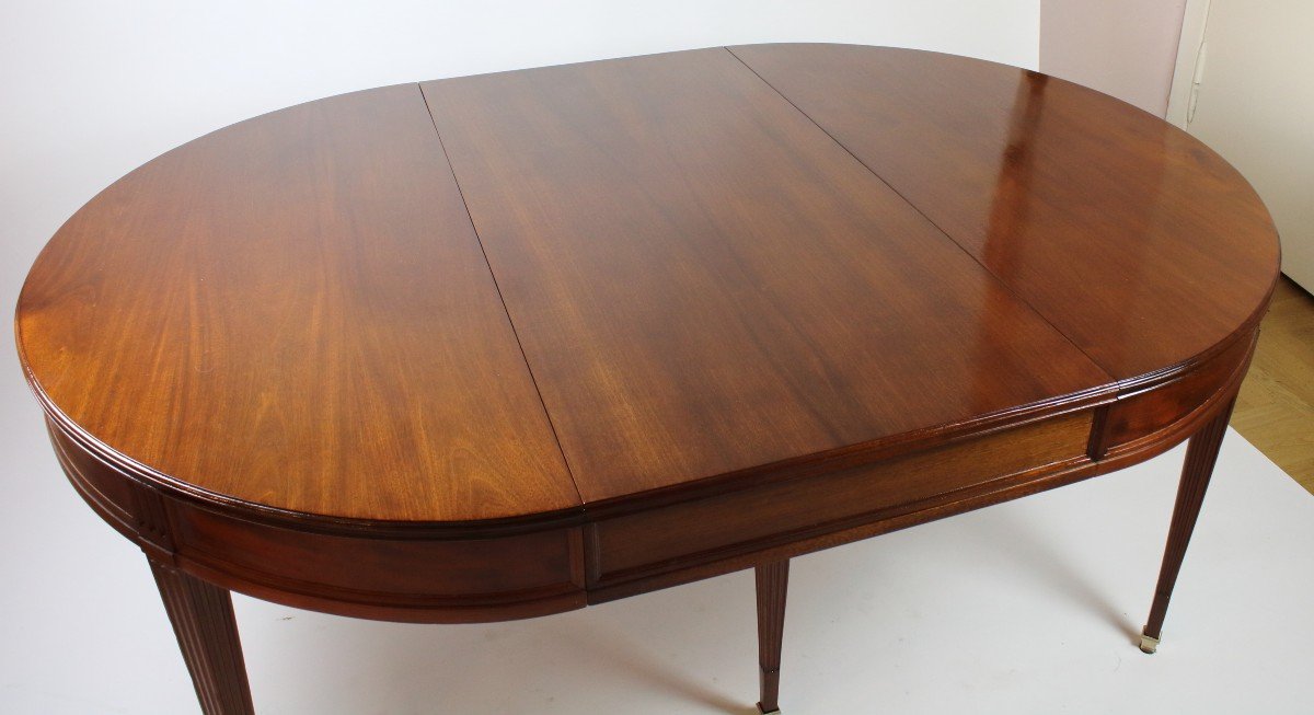 Proantic: Late 18th Century Louis XVI Mahogany Oval Extendable Dining Proantic: Late 18th Century Louis XVI Mahogany Oval Extendable Dining