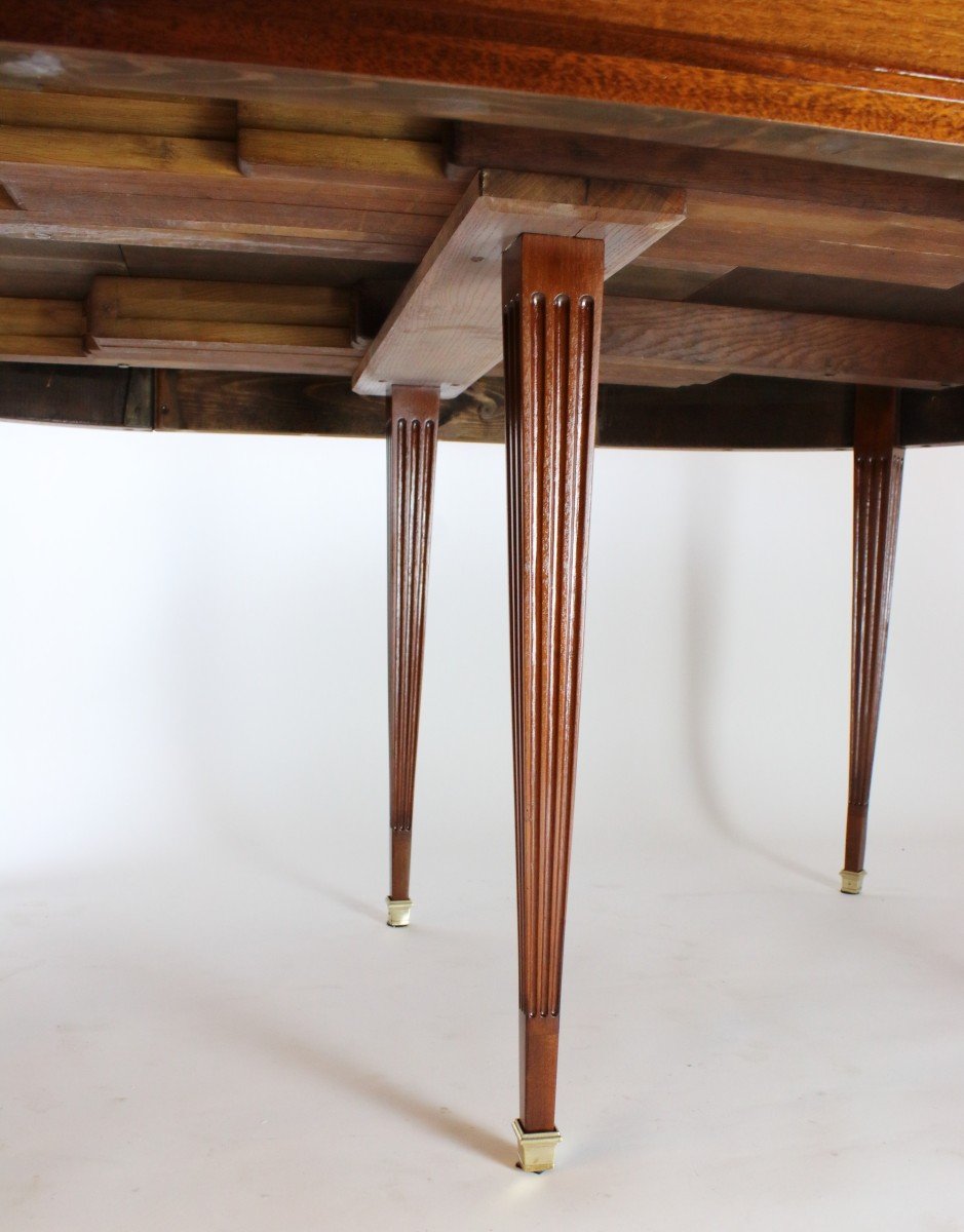 Proantic: Late 18th Century Louis XVI Mahogany Oval Extendable Dining Proantic: Late 18th Century Louis XVI Mahogany Oval Extendable Dining
