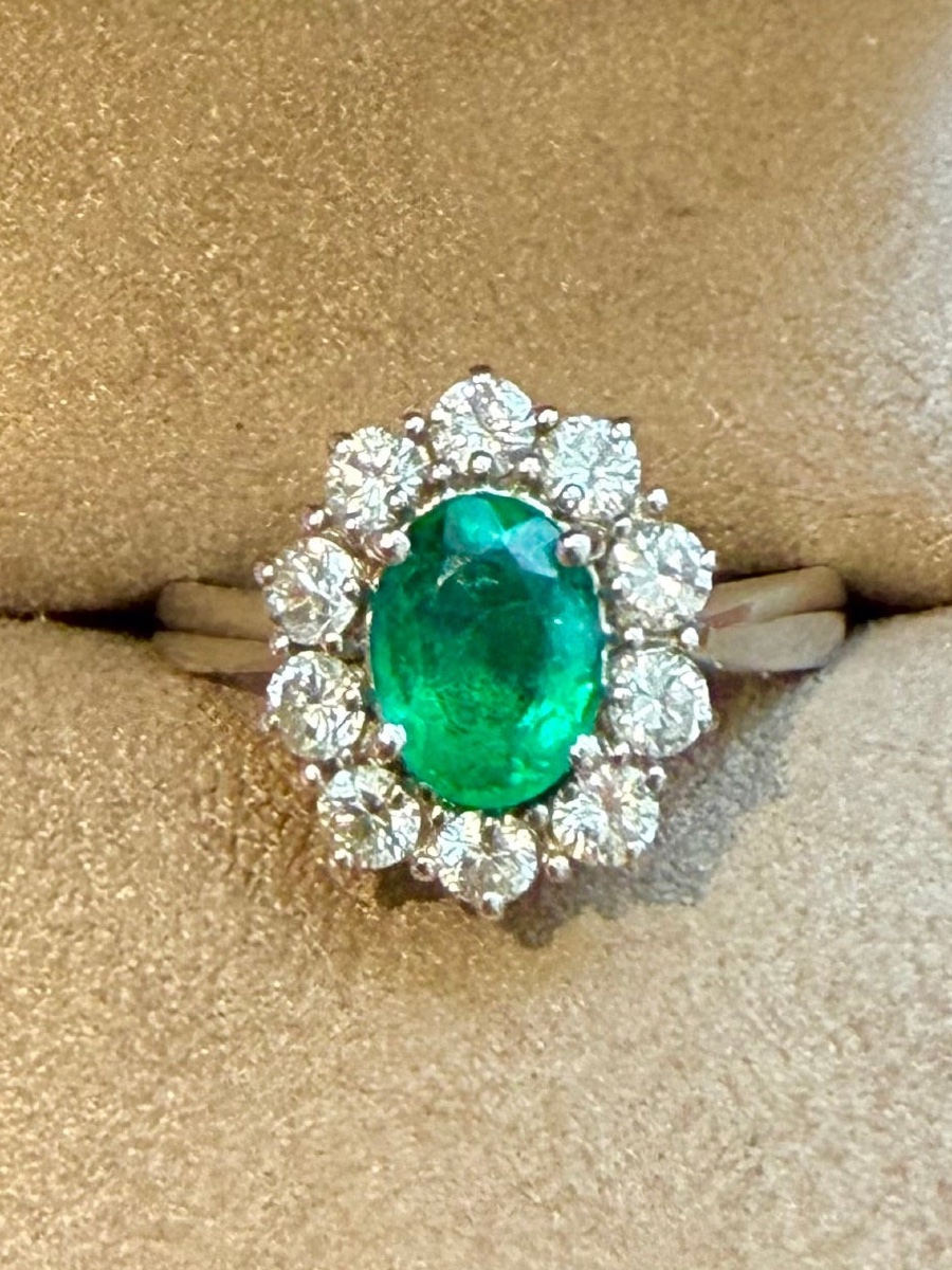 Proantic: Marguerite Ring In White Gold With Emeralds And Diamonds