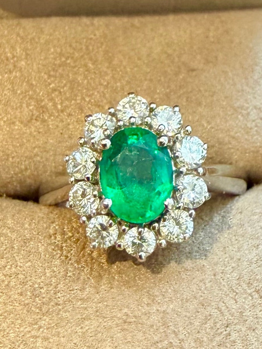 Proantic: Marguerite Ring In White Gold With Emeralds And Diamonds