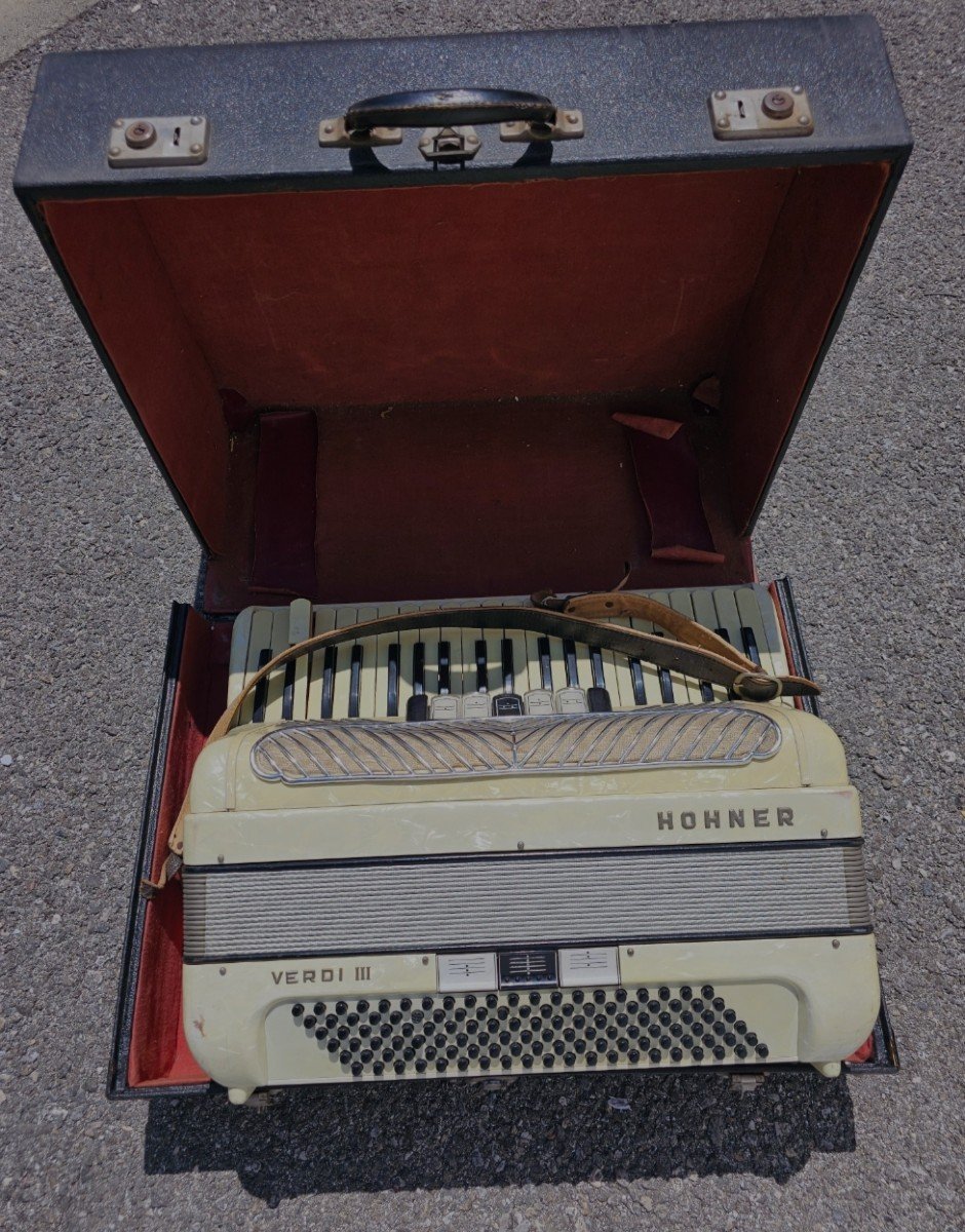 Proantic: Hohner Verdi III Accordion Serial Number 636874 In Very Aver