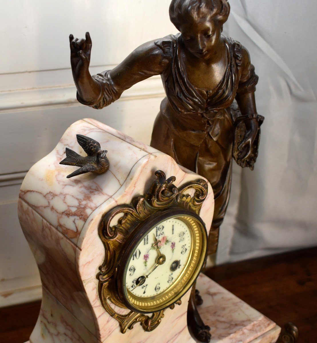 Proantic: Pendule En Marbre , Personnage en Régule à Patine Brune