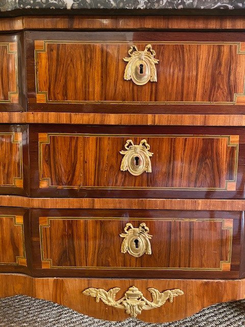 Proantic: Commode transition des époques Louis XV - Louis XVI