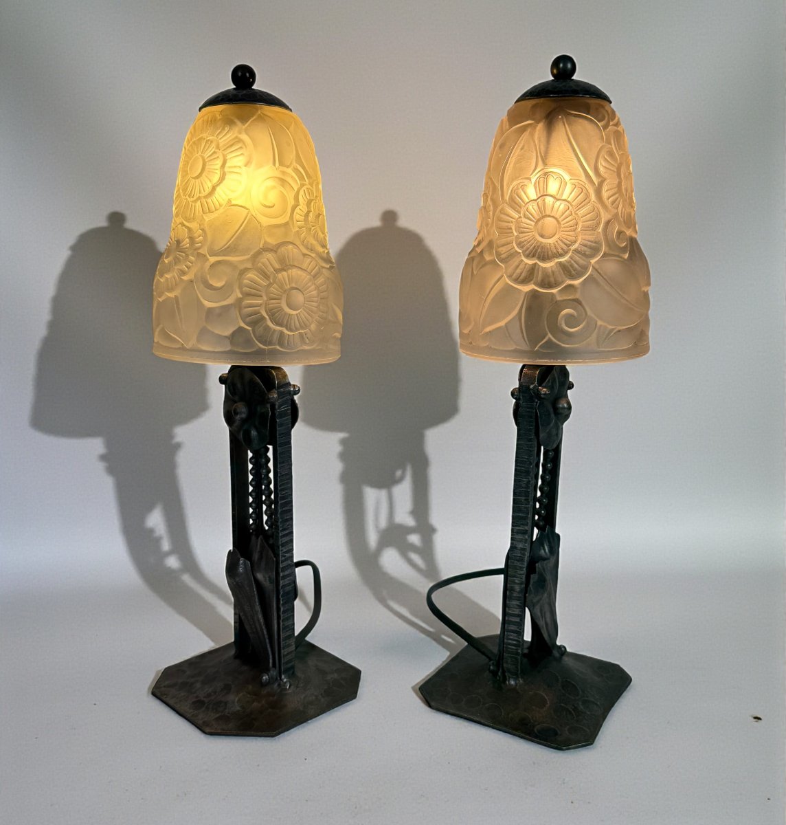 Proantic: Pair Of Art Deco Period Wrought Iron Lamps With Pressed Mold