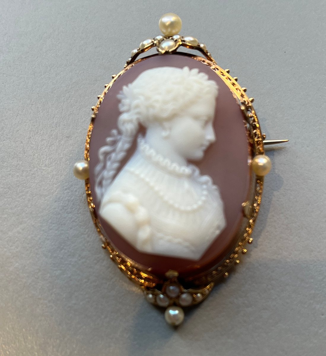 Proantic: Brooch, Forming A Gold Pendant, Nineteenth Agate Cameo.