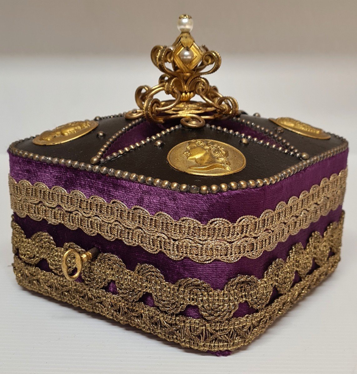 Proantic: Napoleon III Box Rich Ornamentation Box XIXth