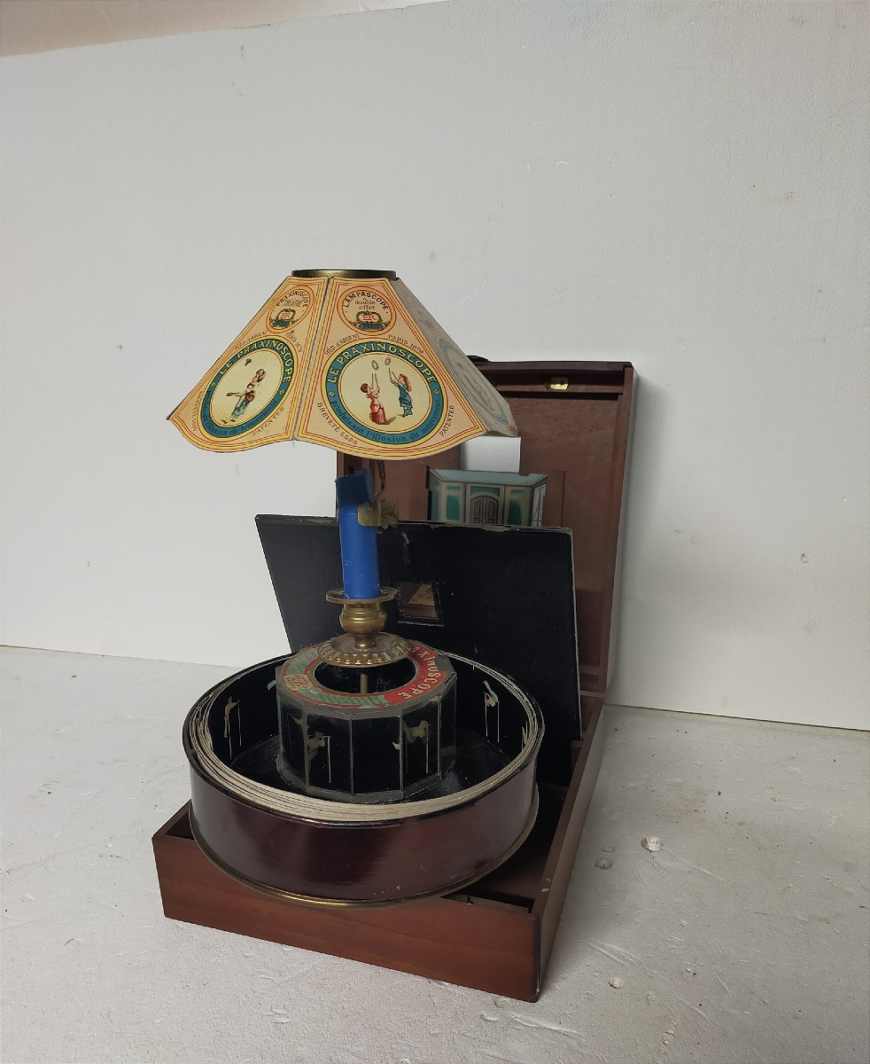 Proantic: Praxinoscope-Théâtre ancien signé Émile Reynaud – Paris – Fi
